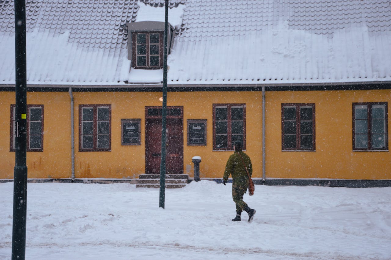 Does Solar Film Keep Heat In Winter? Winter Heating Explained